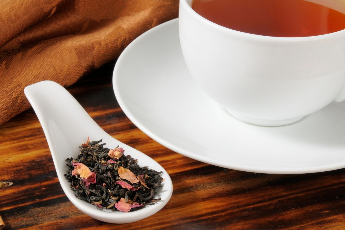Rožių arbata: gėlių aromatas puodelyje su stipriais antioksidantais. 4 ...